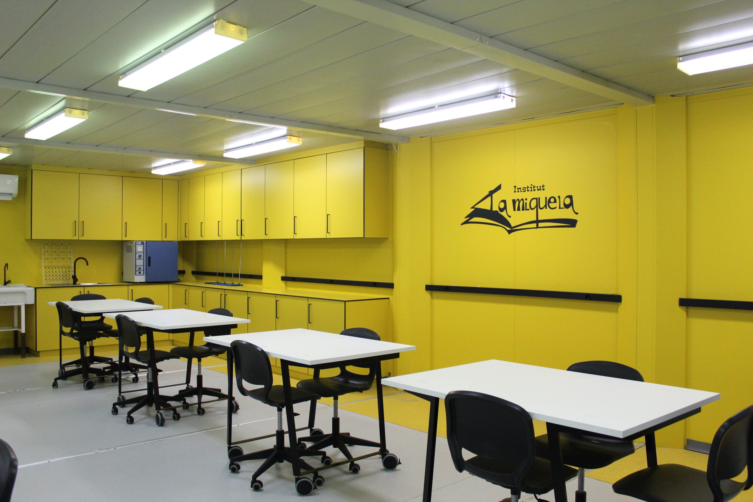 Transformación de un aula en un laboratorio escolar | Grupo Efebé